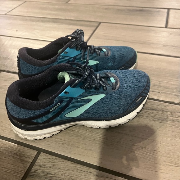 Brooks | Shoes | Womens Brooks Tennis Shoes | Poshmark
